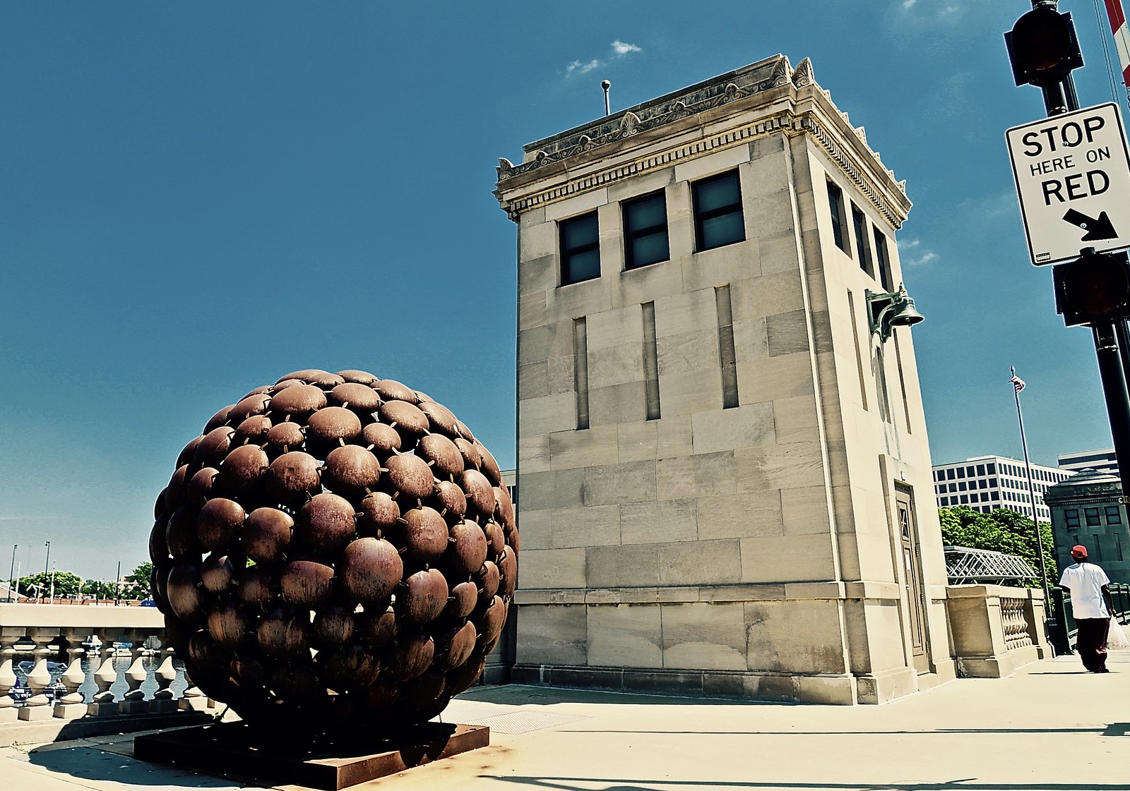 River Sculpture | Milwaukee Riverwalk District